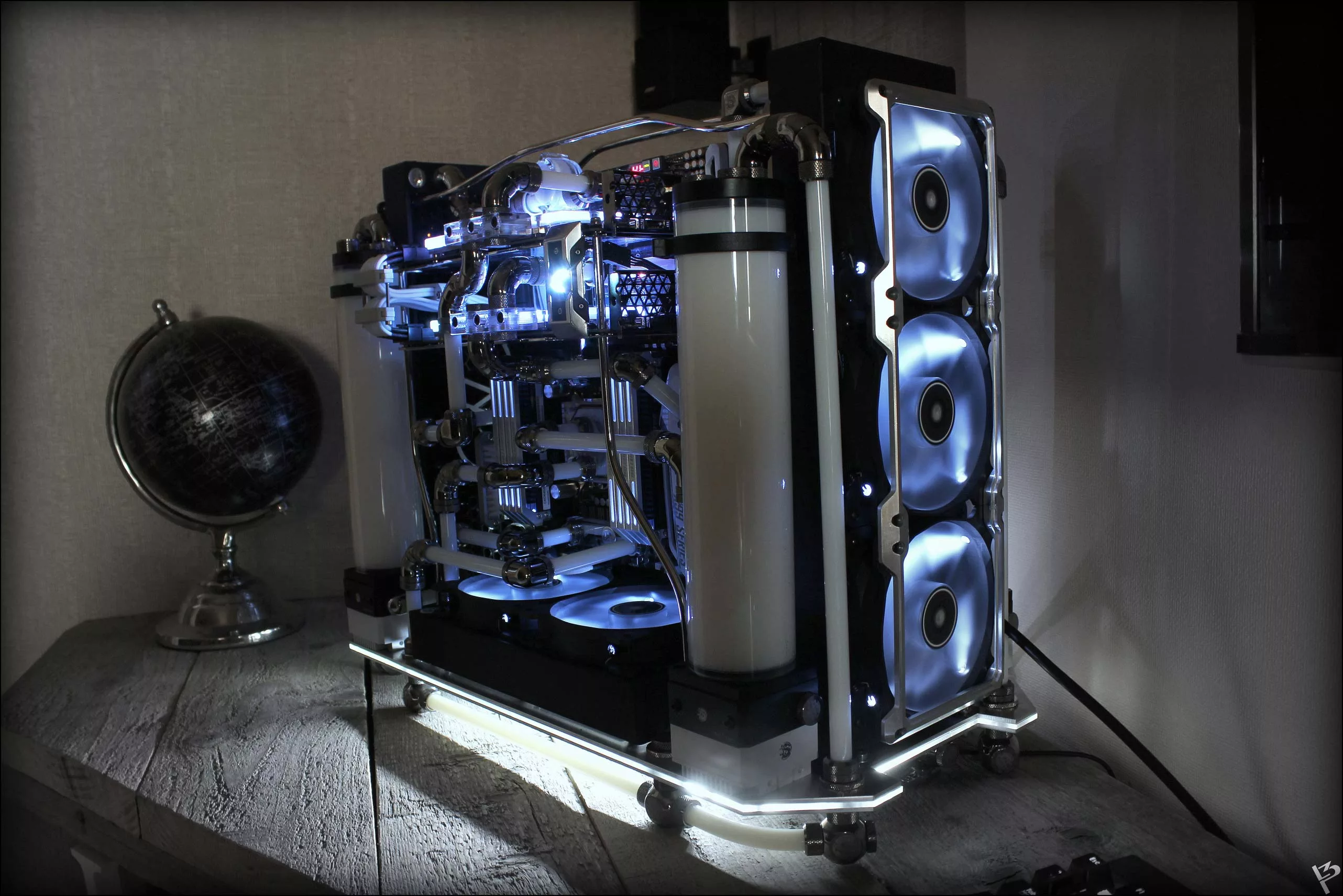 L3p Modcave - Enter the secret hideout of an elite case modder | ROG ...