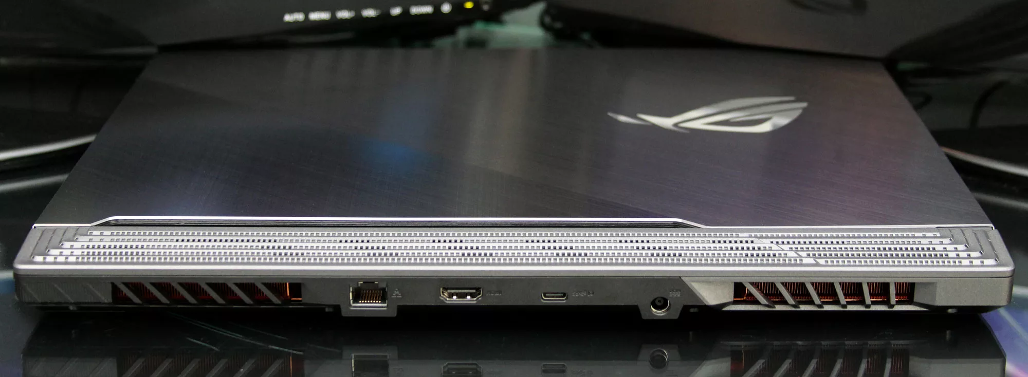 Basking in the glory of 240Hz gaming with the ROG Strix SCAR III | ROG ...